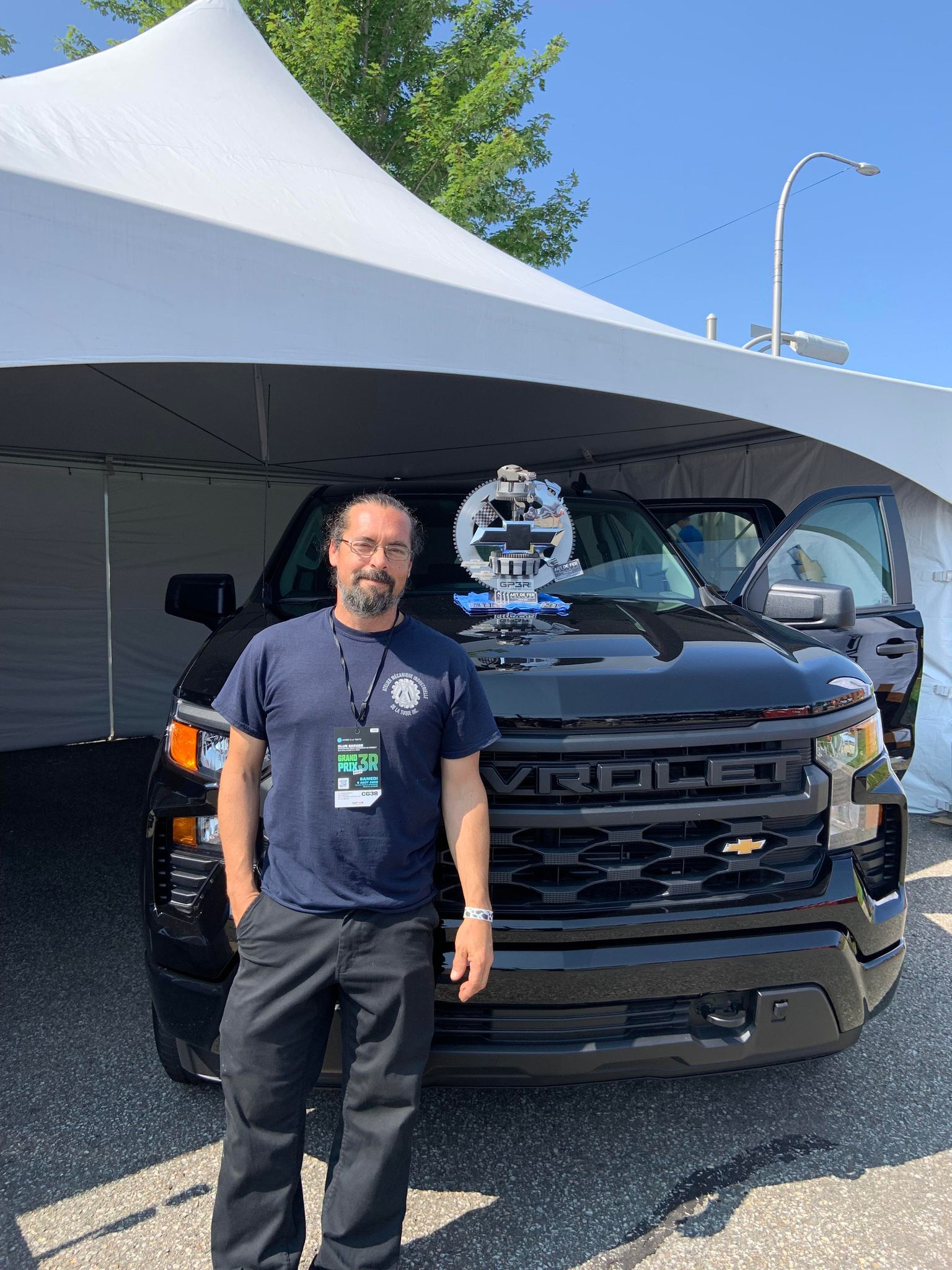 Les beautés métalliques de Yanick Issa - L’Écho de la Tuque